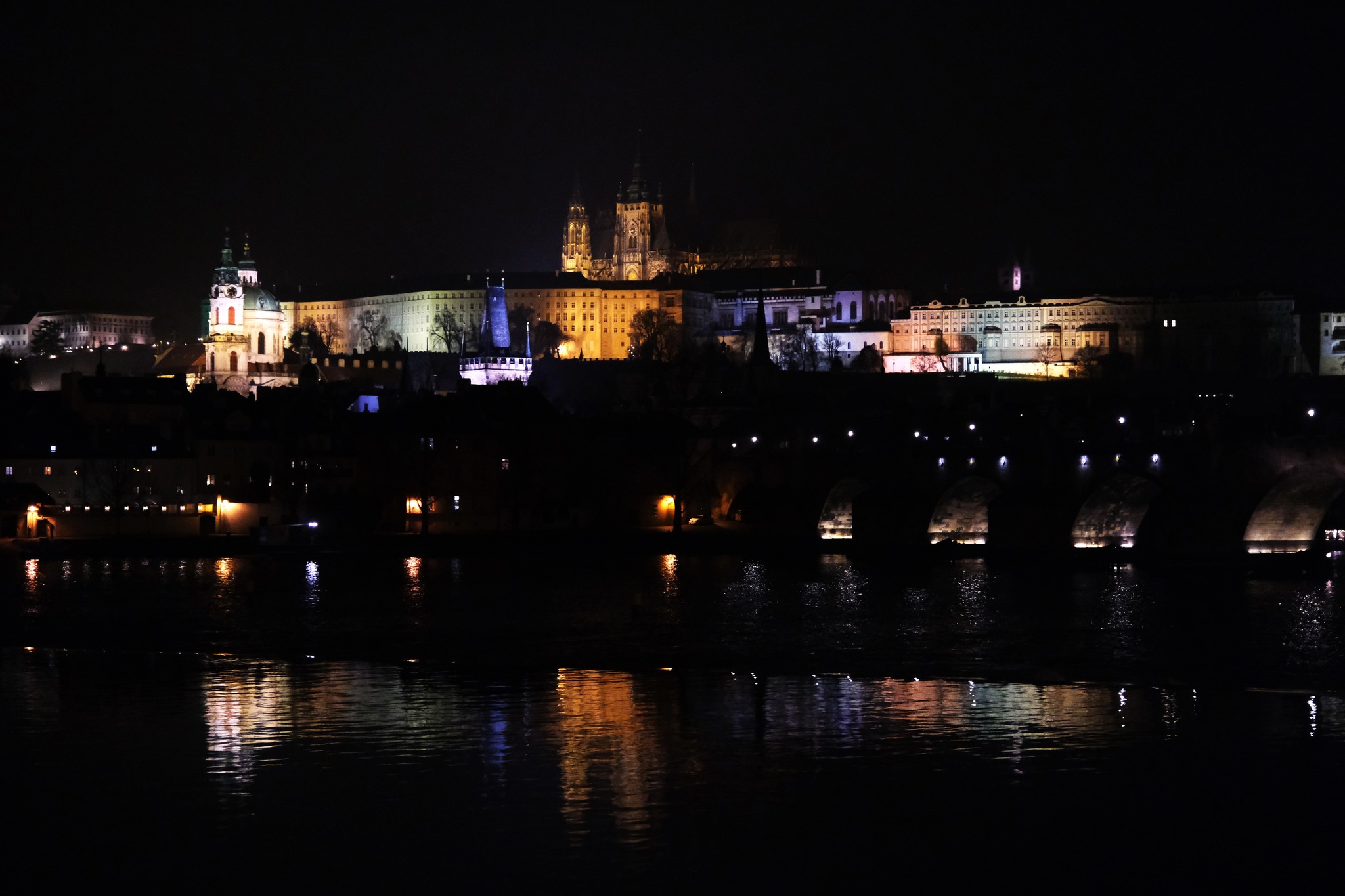 Archívy vlak na letisko Praha | Slovensko v Prahe